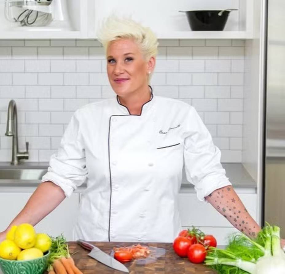 Fallece en NY Anne Burrell, chef de Food Network, a los 55 años ...