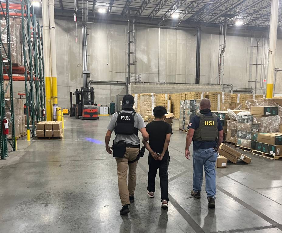 Confirma directora de puerto redada y arresto de 29 migrantes en NJ ...