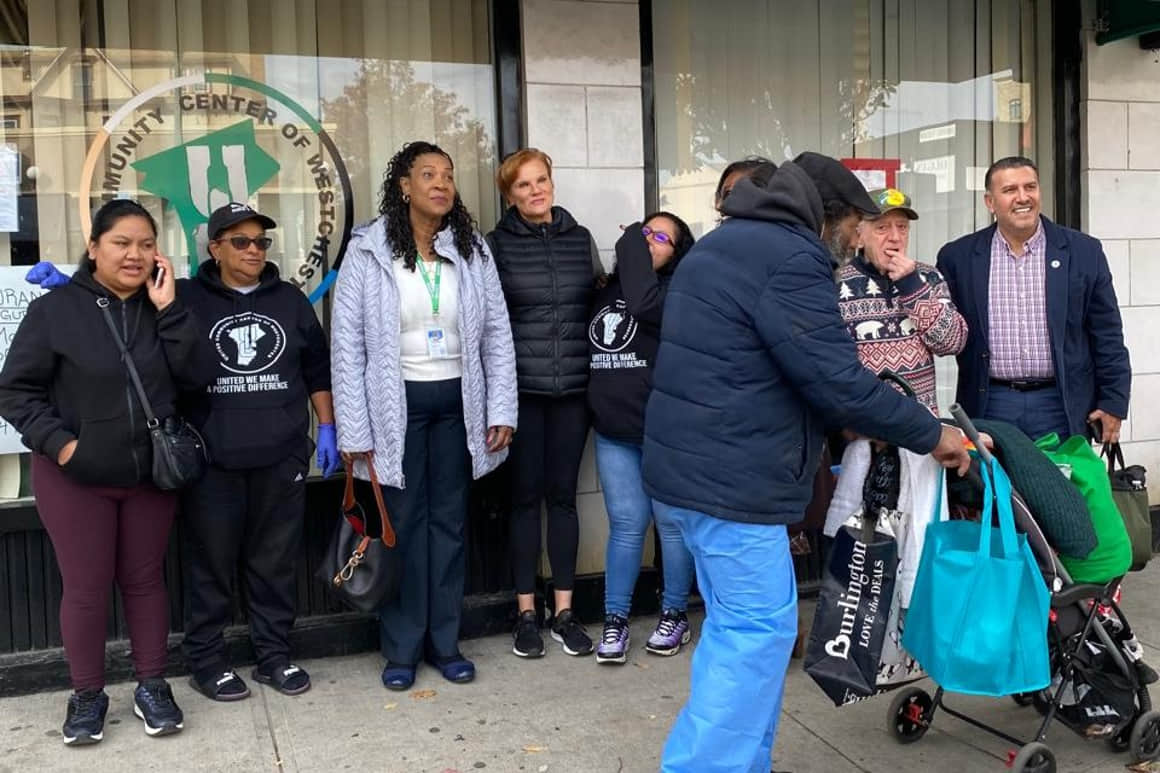Lleva Fuerza Migrante jornada de visitas comunitarias en Westchester - Noticias en USA