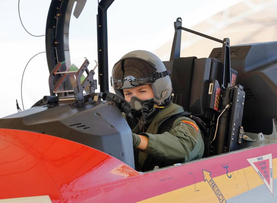 Realiza la princesa Leonor su primer vuelo sola en avión militar - Noticias en USA