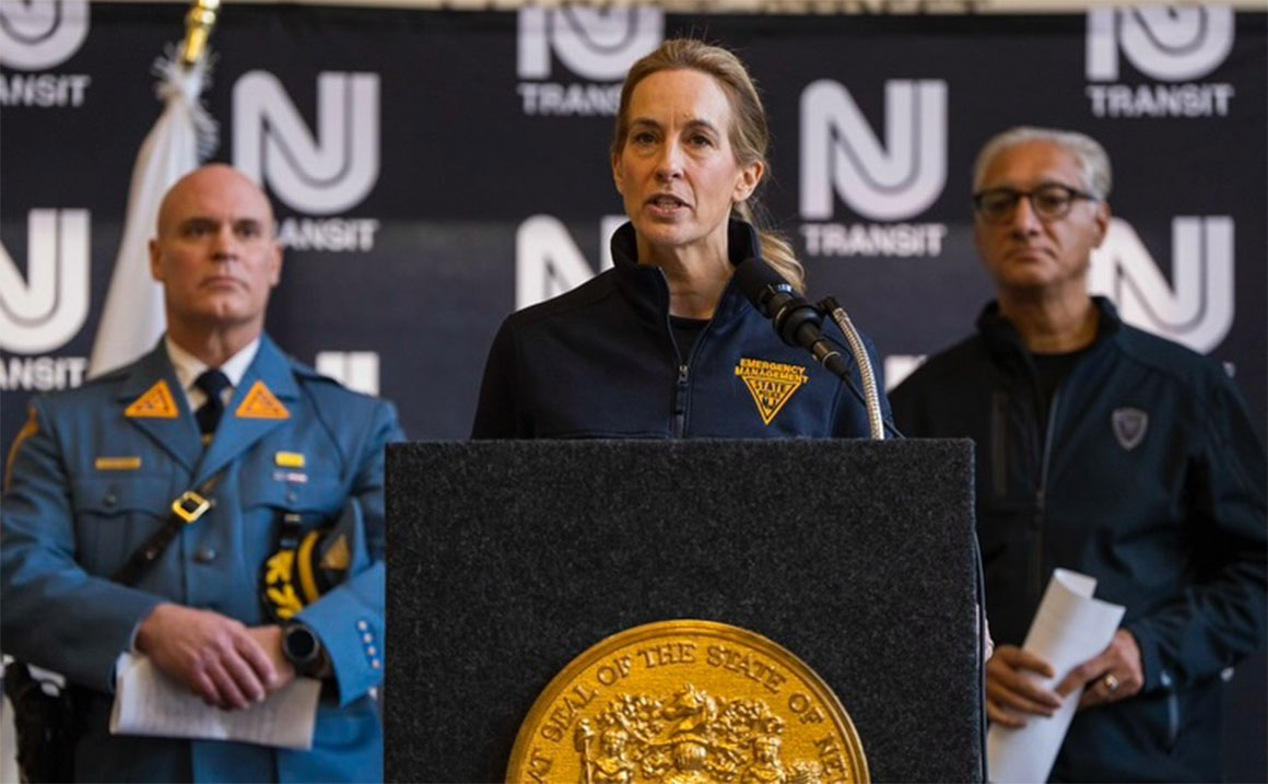 Ordena Sherrill izar banderas en honor al bombero Howard Bennett ...