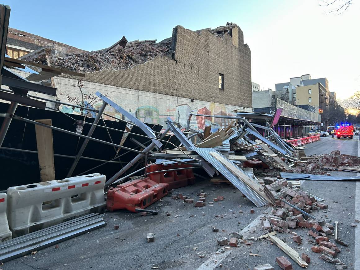 Responde FDNY a derrumbe parcial en edificio en el Bronx - Noticias en USA
